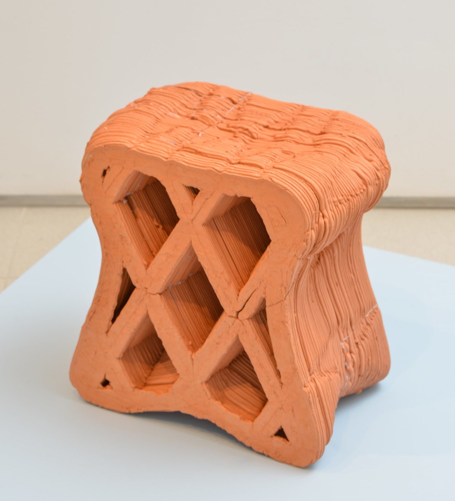 Johnathan Hopp (USA / Isarel) / Stool #6 - בית בנימיני לקרמיקה עכשווית